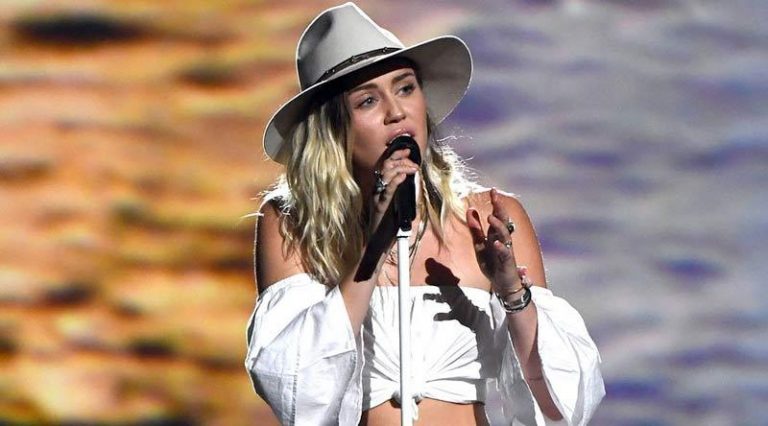 Miley Cyrus Powerfully Responds on Grabbing Incident - Friday Rumors